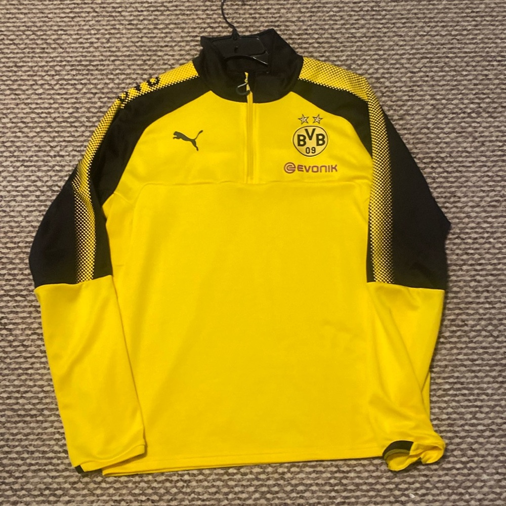 Puma Yellow And Black Top. - Gem